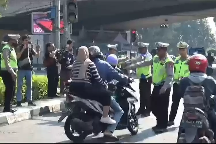 Hari Pertama Operasi Patuh Jaya 2024 di Jakbar, 520 Orang Pelanggar Lalin Terjaring - Monitor ...